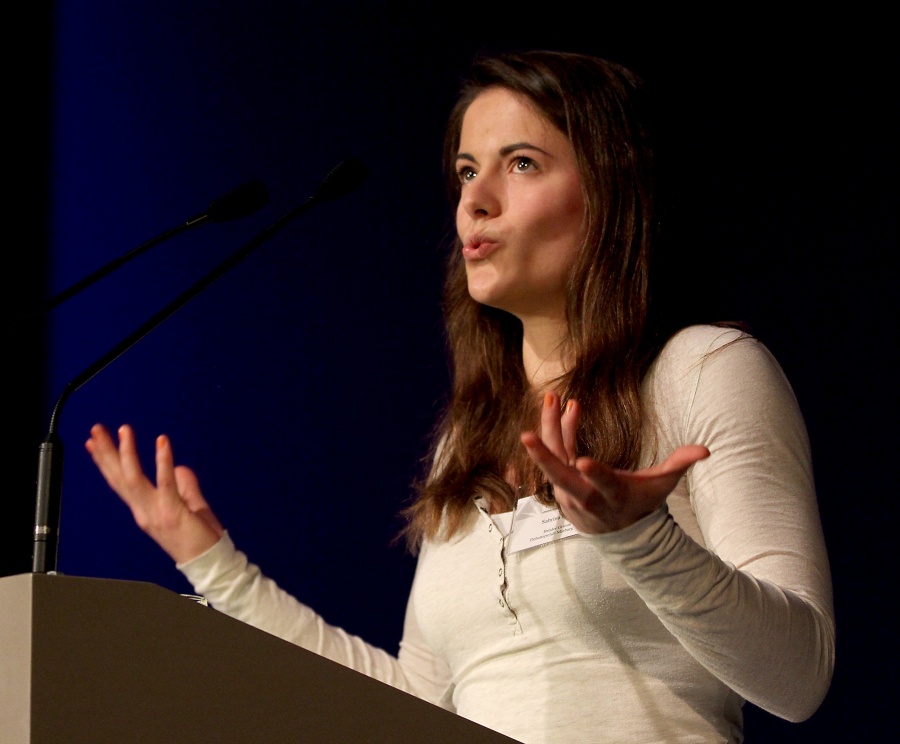 Achte Minute» » Neujahrsempfang Marburg Sabrina Göpel Rede Rednerpult